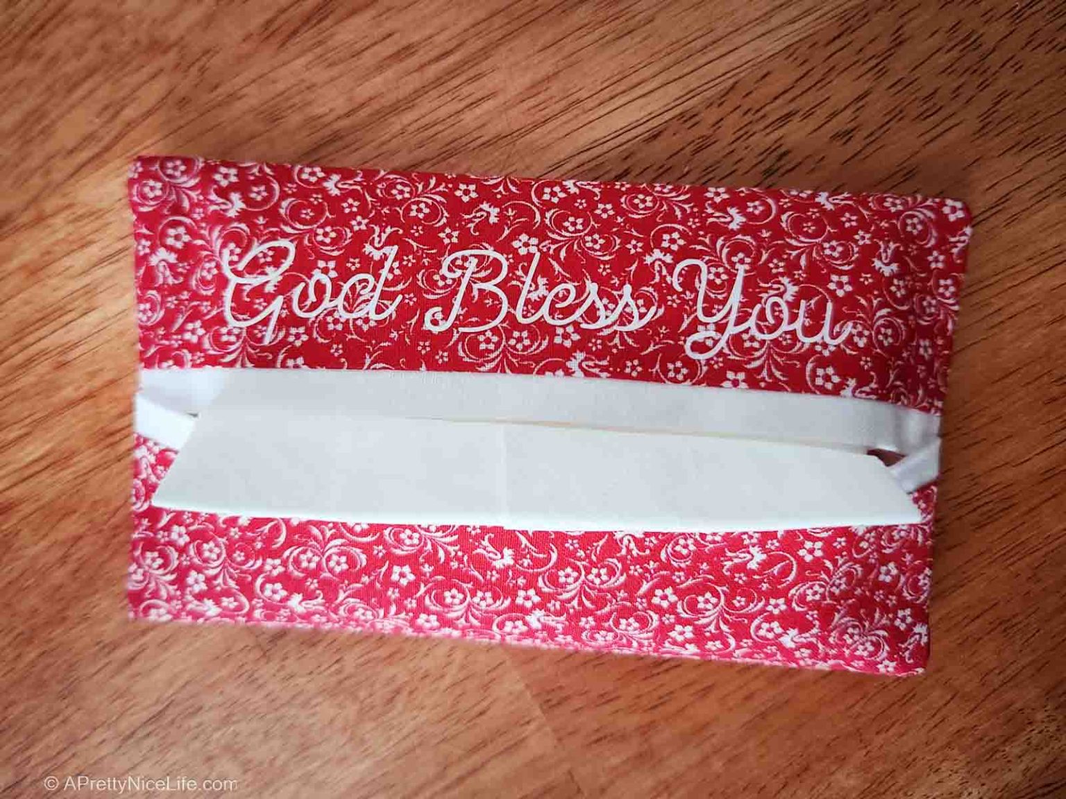 How to sew a fabric pocket tissue holder - A Pretty Nice Life