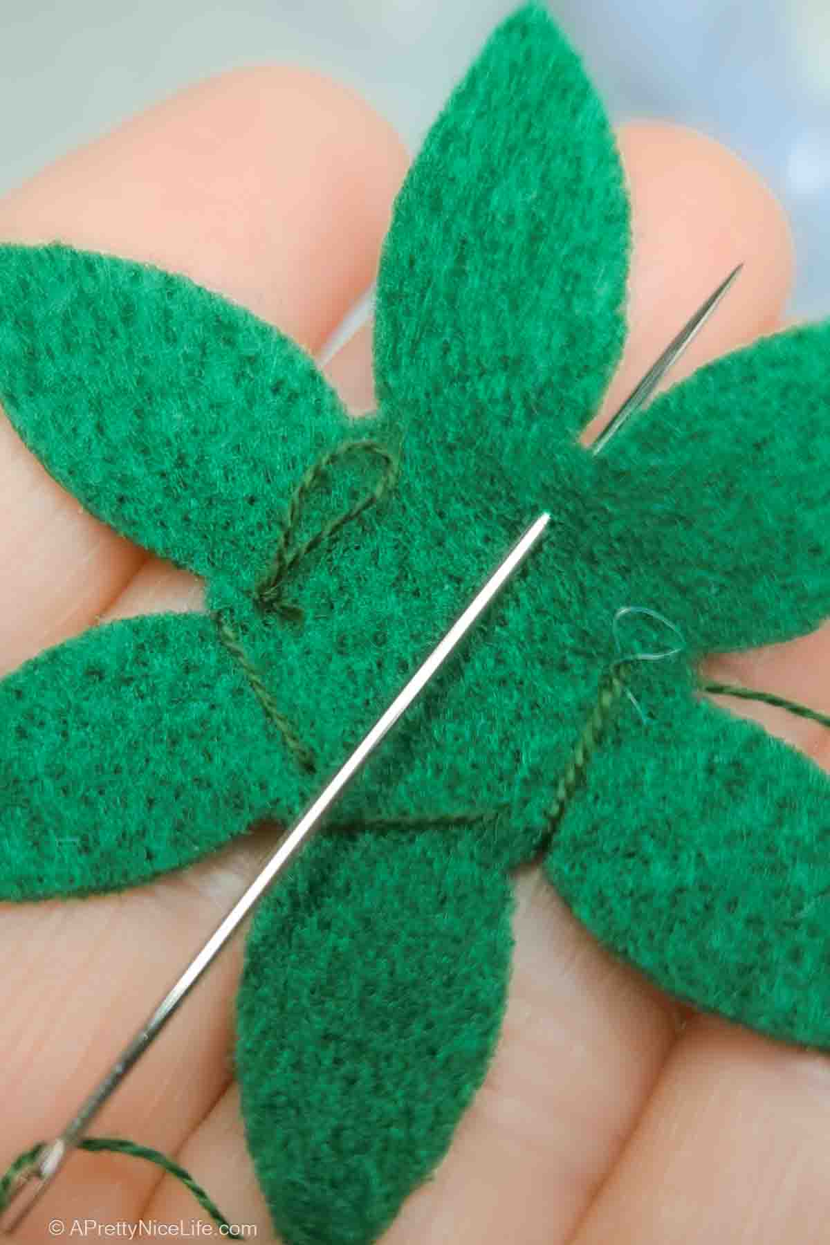 Fabric strawberry pattern easy tutorial - A Pretty Nice Life